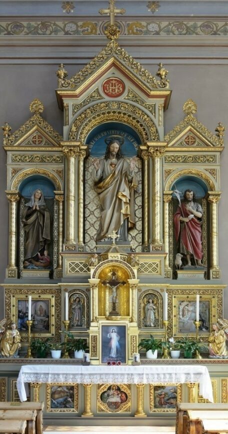Church interiors as Altars, Ambos, Reredos in wood, marble and bronze.