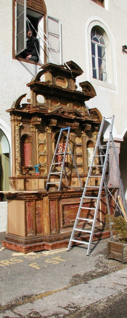 Professional restoration of altars, statues, reredos and more.